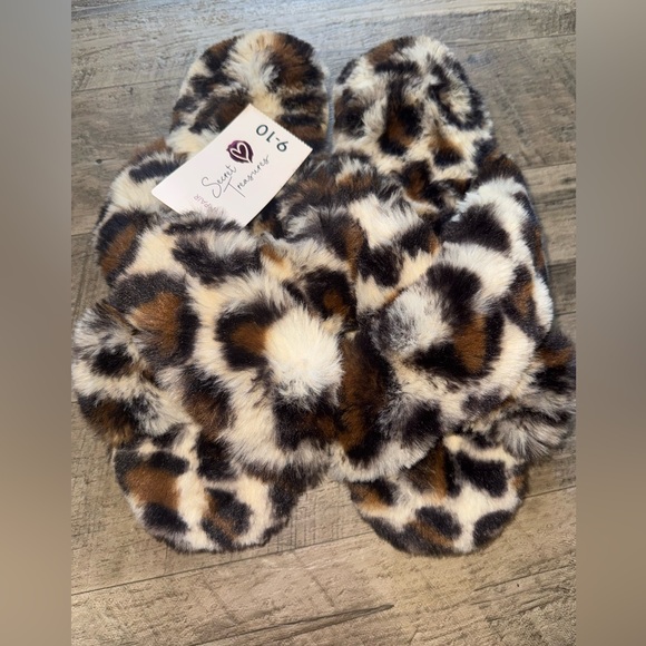 Shoes | Leopard Print Faux Fur Slippers | Poshmark